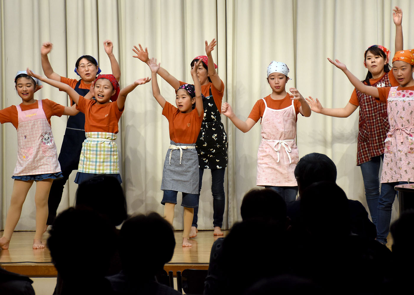 児童も元気に活動成果披露 中里地区民 文化祭舞台部門【一関】|iwanichi Online 岩手日日新聞社